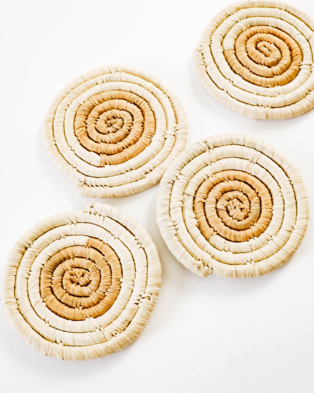 Statement Dot Raffia Coasters – Lone Fox