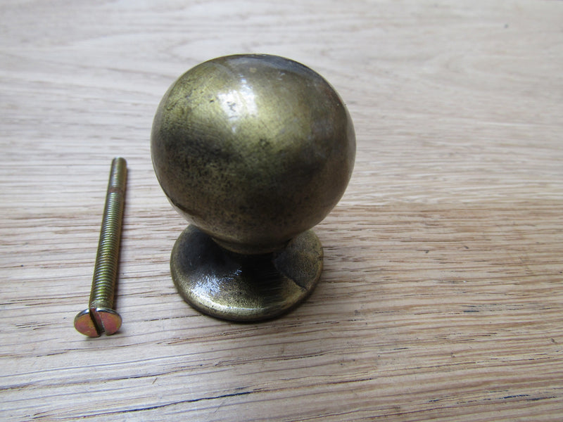 Ball Cabinet Knob – Lone Fox