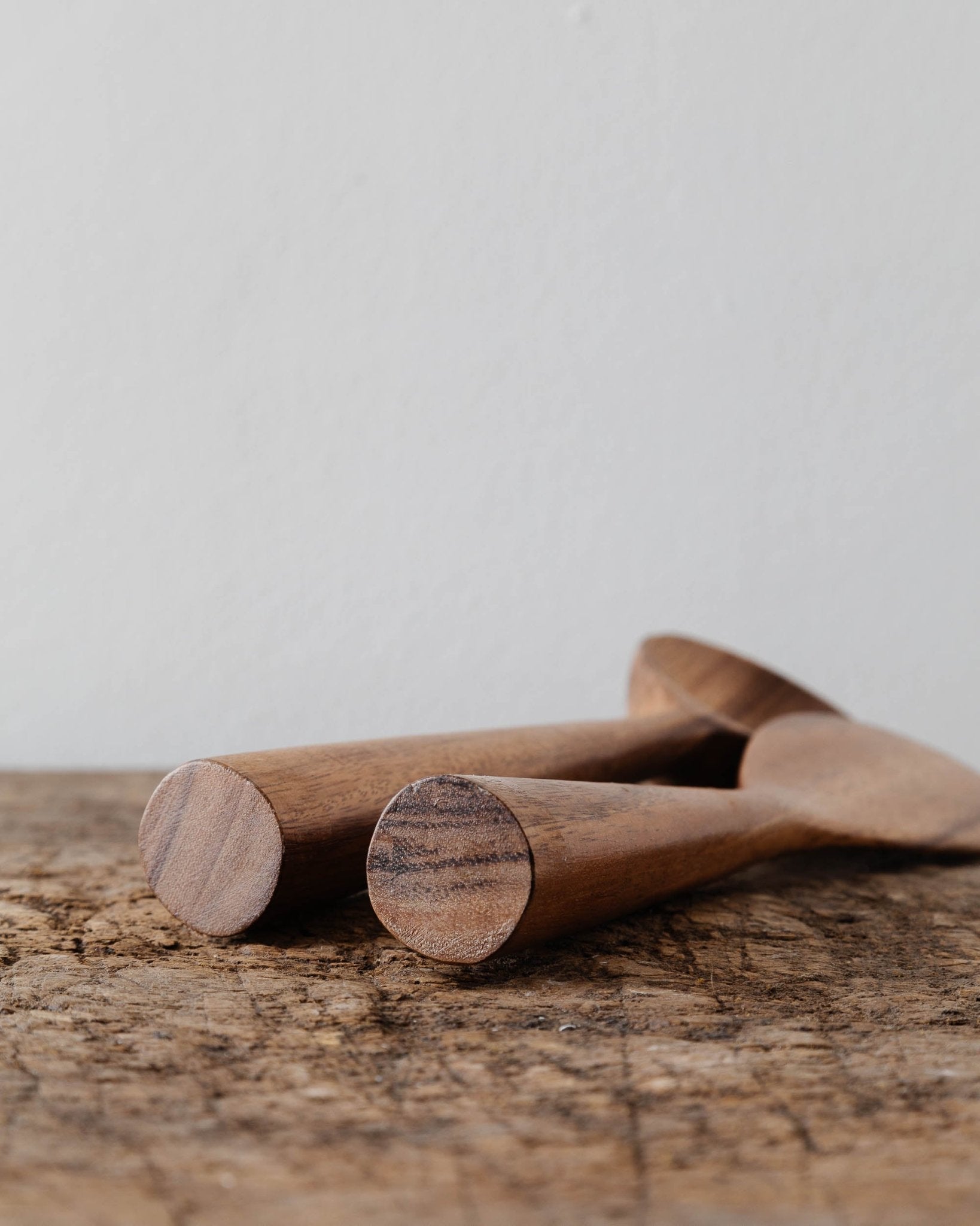 Acacia Wood Standing Spoons – Lone Fox