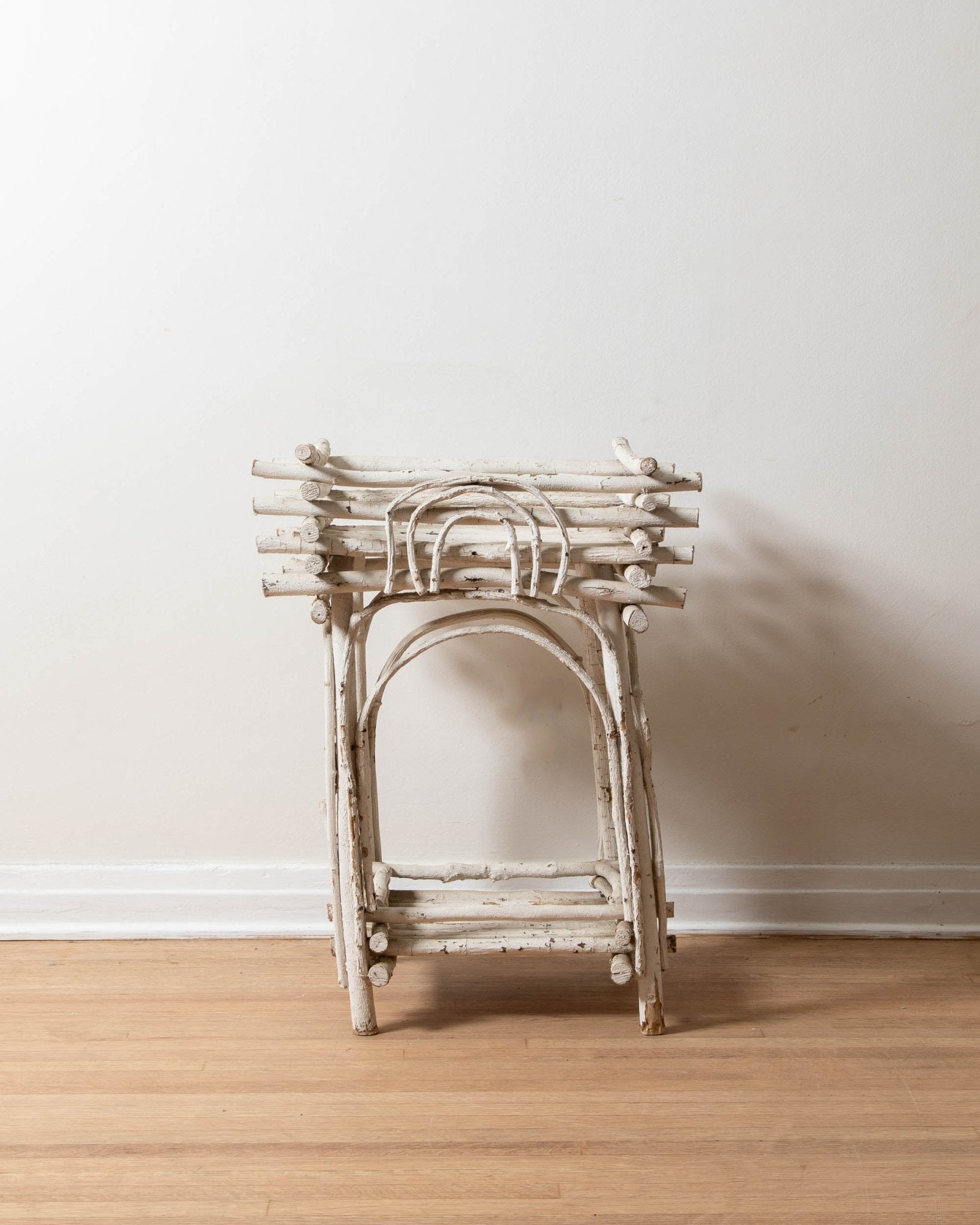 Adirondack Twig Plant Stand – Lone Fox