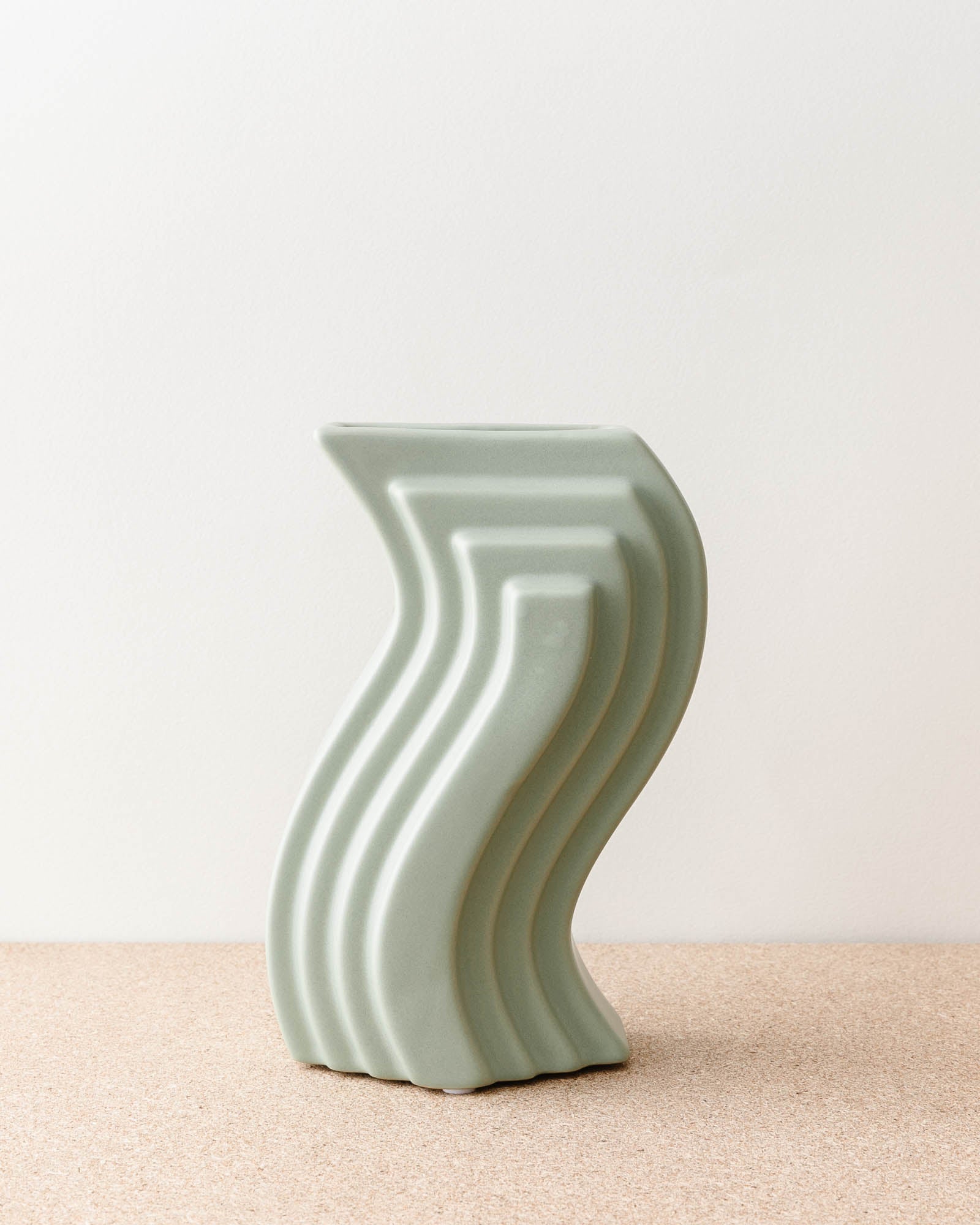 Retro Wavy Vase – Lone Fox