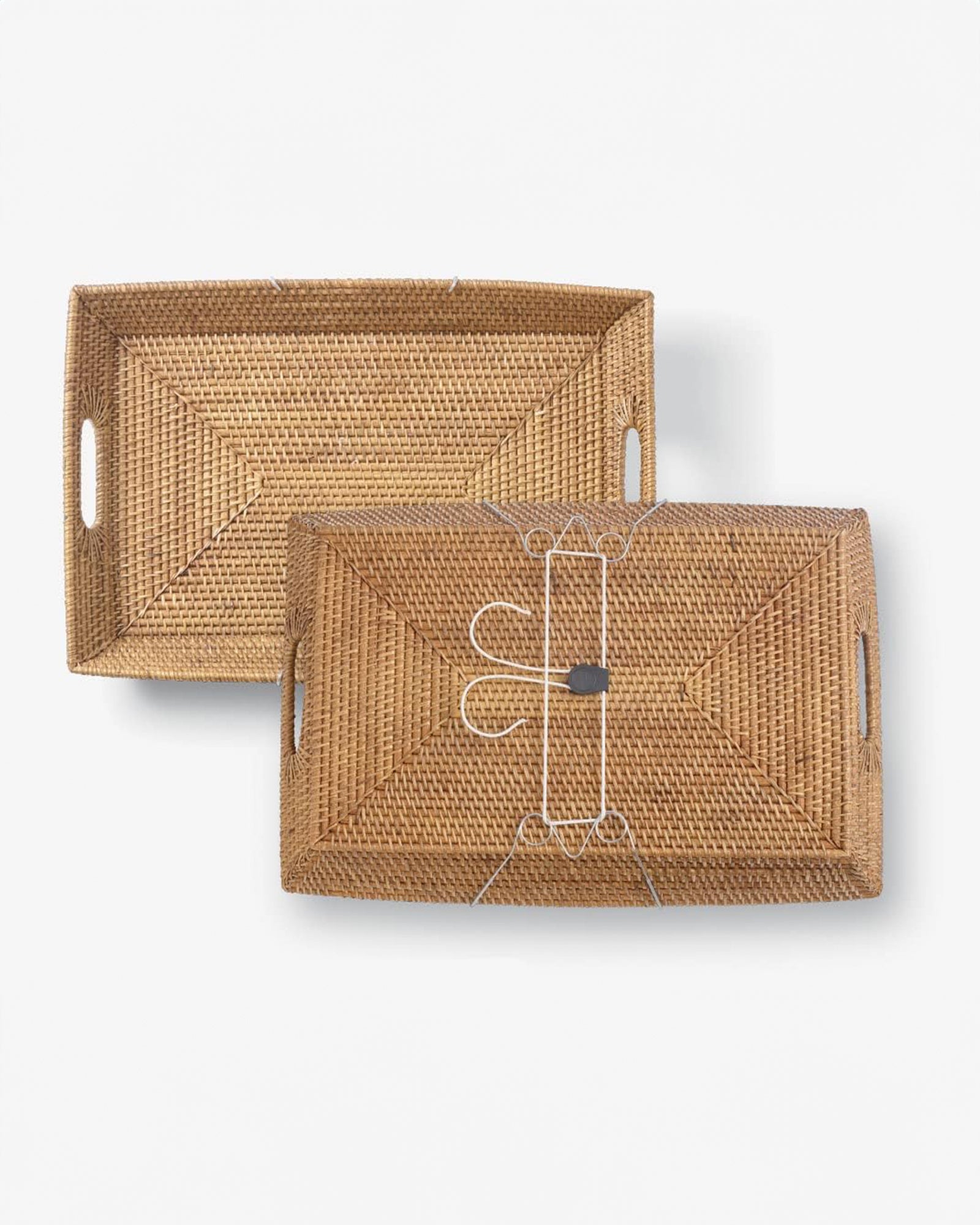 Wall Decor Object / Plate Hanger – Lone Fox